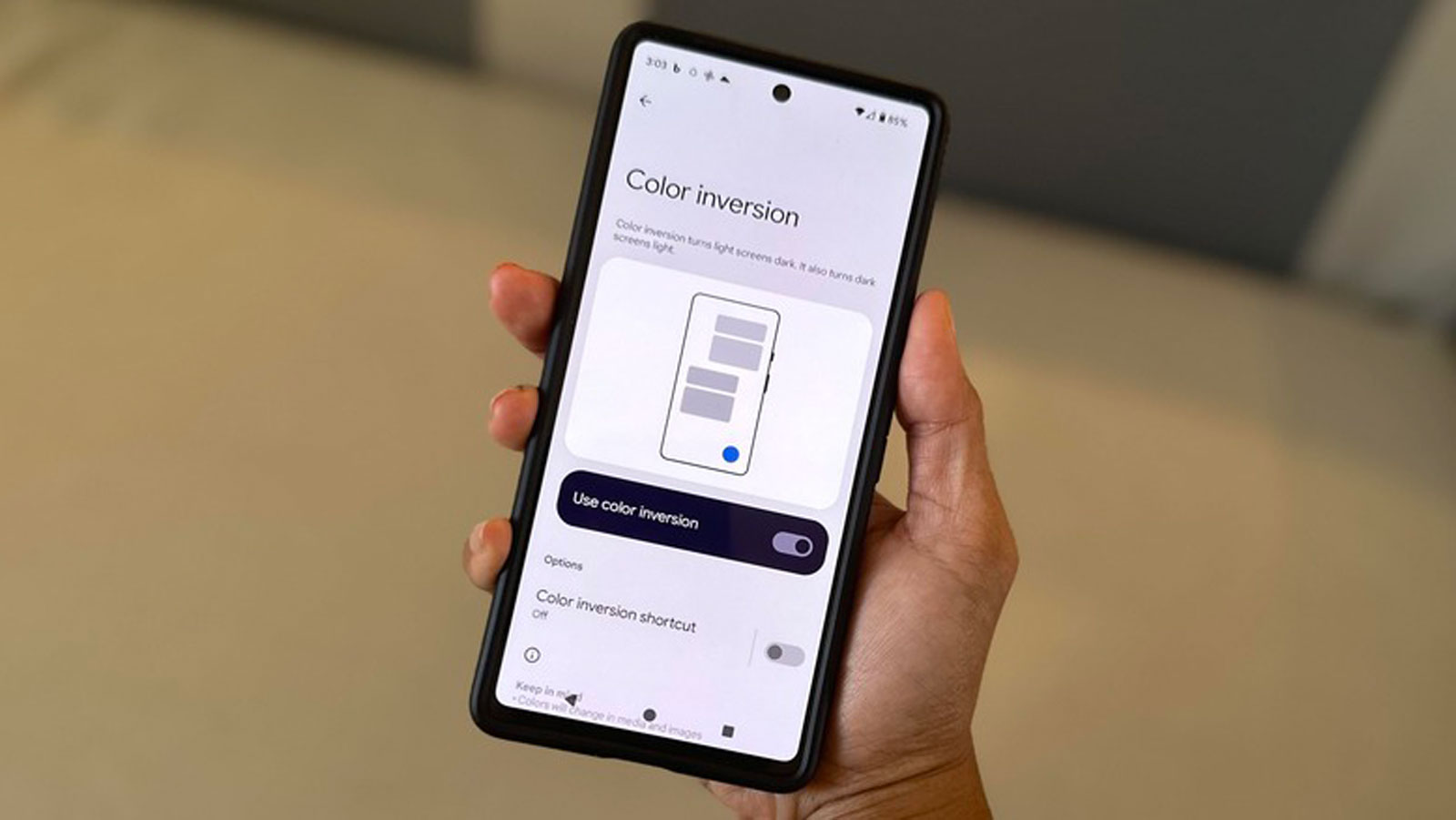 دلیل تغییر رنگ صفحه نمایش گوشی چیست؟ - کسری پارس